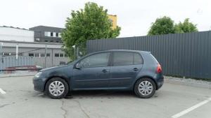 Blue Volkswagen Golf 2004 in Kaunas, with an engine capacity of 1.97 L and mileage of 335 thousand km for 1000 €, photo 5 on AUTOMOTO.COM.LV