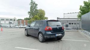 Blue Volkswagen Golf 2004 in Kaunas, with an engine capacity of 1.97 L and mileage of 335 thousand km for 1000 €, photo 6 on AUTOMOTO.COM.LV