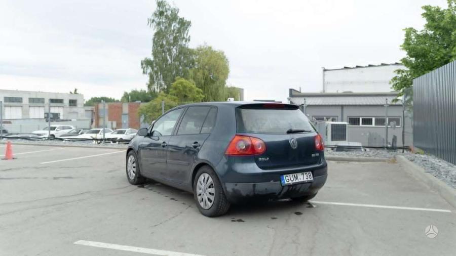 Blue Volkswagen Golf 2004 in Kaunas, with an engine capacity of 1.97 L and mileage of 335 thousand km for 1000 €, photo 6 on AUTOMOTO.COM.LV