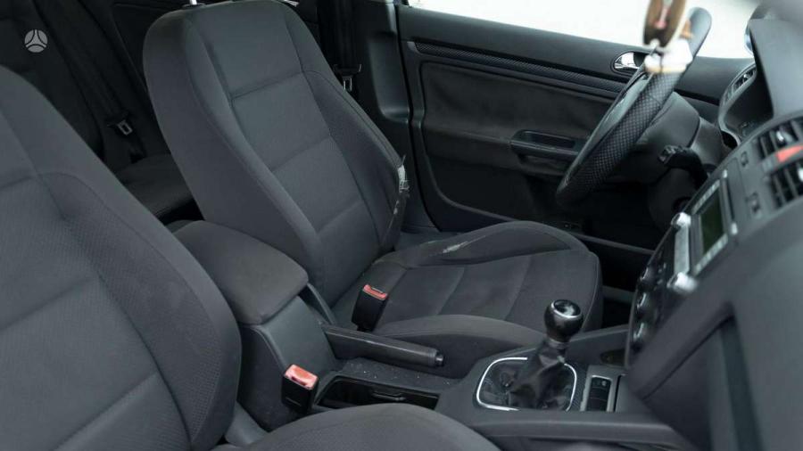 Blue Volkswagen Golf 2004 in Kaunas, with an engine capacity of 1.97 L and mileage of 335 thousand km for 1000 €, photo 11 on AUTOMOTO.COM.LV