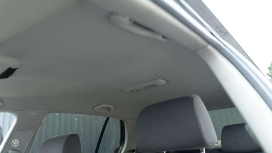 Blue Volkswagen Golf 2004 in Kaunas, with an engine capacity of 1.97 L and mileage of 335 thousand km for 1000 €, photo 17 on AUTOMOTO.COM.LV