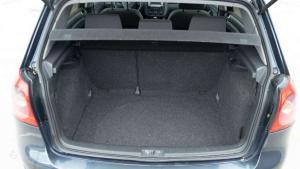 Blue Volkswagen Golf 2004 in Kaunas, with an engine capacity of 1.97 L and mileage of 335 thousand km for 1000 €, photo 18 on AUTOMOTO.COM.LV