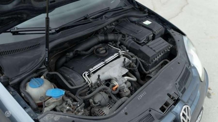 Blue Volkswagen Golf 2004 in Kaunas, with an engine capacity of 1.97 L and mileage of 335 thousand km for 1000 €, photo 19 on AUTOMOTO.COM.LV