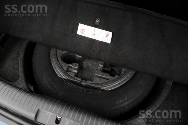 Zils Volkswagen Golf 2004 Tukums, ar dzinēja tilpumu 1.90 L un nobraukumu 386 tūkst. km par 1990 €, foto 8 vietnē AUTOMOTO.COM.LV