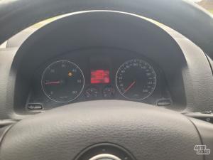 Blue Volkswagen Golf 2004 in Vilnius, with an engine capacity of 1.90 L and mileage of 418 thousand km for 880 €, photo 10 on AUTOMOTO.COM.LV