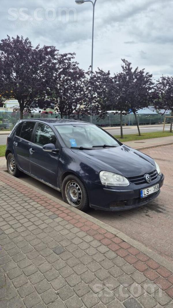 Blue Volkswagen Golf 2004 in Cesis, with an engine capacity of 1.90 L and mileage of 397 thousand km for 700 €, photo 5 on AUTOMOTO.COM.LV