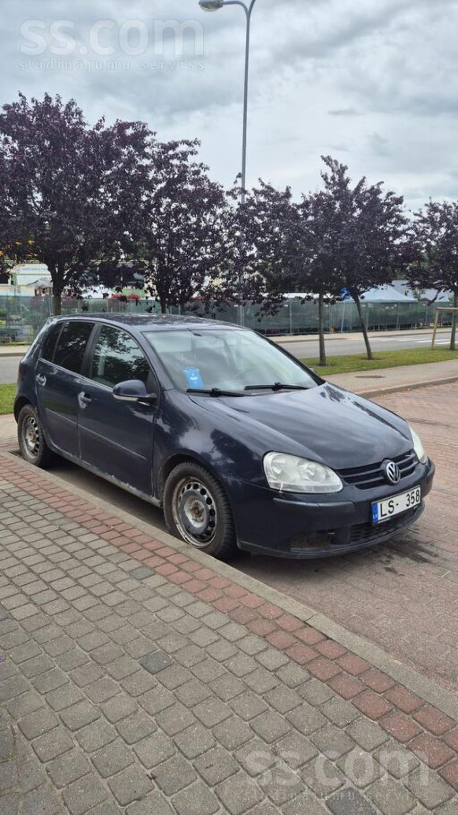 Zils Volkswagen Golf 2004 Cēsis, ar dzinēja tilpumu 1.90 L un nobraukumu 397 tūkst. km par 700 €, foto 6 vietnē AUTOMOTO.COM.LV