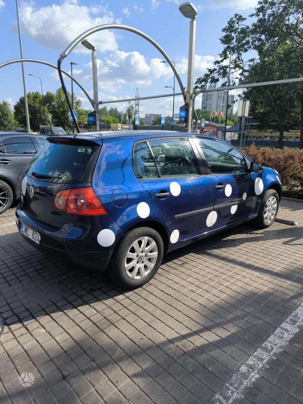 Blue Volkswagen Golf 2004 in Vilnius, with an engine capacity of 1.60 L and mileage of 289 thousand km for 1300 €, photo 3 on AUTOMOTO.COM.LV