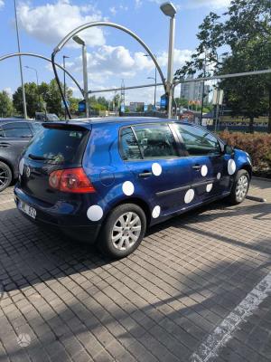 Blue Volkswagen Golf 2004 in Vilnius, with an engine capacity of 1.60 L and mileage of 289 thousand km for 1300 €, photo 4 on AUTOMOTO.COM.LV