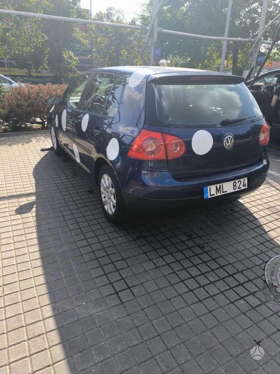 Blue Volkswagen Golf 2004 in Vilnius, with an engine capacity of 1.60 L and mileage of 289 thousand km for 1300 €, photo 5 on AUTOMOTO.COM.LV