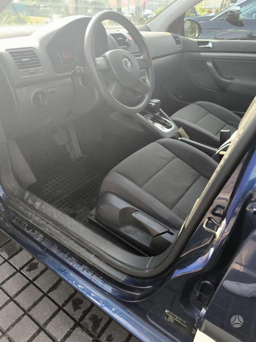 Blue Volkswagen Golf 2004 in Vilnius, with an engine capacity of 1.60 L and mileage of 289 thousand km for 1300 €, photo 12 on AUTOMOTO.COM.LV