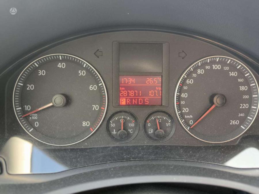 Blue Volkswagen Golf 2004 in Vilnius, with an engine capacity of 1.60 L and mileage of 289 thousand km for 1300 €, photo 16 on AUTOMOTO.COM.LV