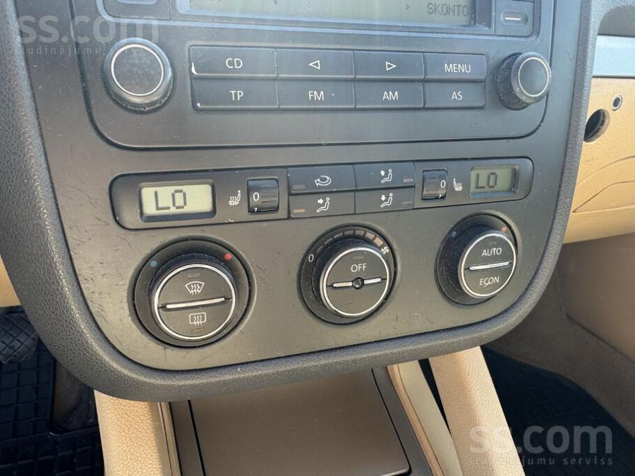 Zils Volkswagen Golf 2004 Jelgava, ar dzinēja tilpumu 1.90 L un nobraukumu 345 tūkst. km par 1450 €, foto 13 vietnē AUTOMOTO.COM.LV