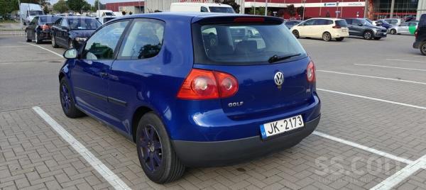Blue Volkswagen Golf 2004 in Riga, with an engine capacity of 1.40 L and mileage of 302 thousand km for 1400 €, photo 3 on AUTOMOTO.COM.LV