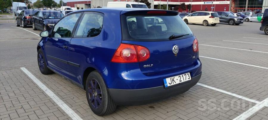 Zils Volkswagen Golf 2004 Rīga, ar dzinēja tilpumu 1.40 L un nobraukumu 302 tūkst. km par 1400 €, foto 4 vietnē AUTOMOTO.COM.LV