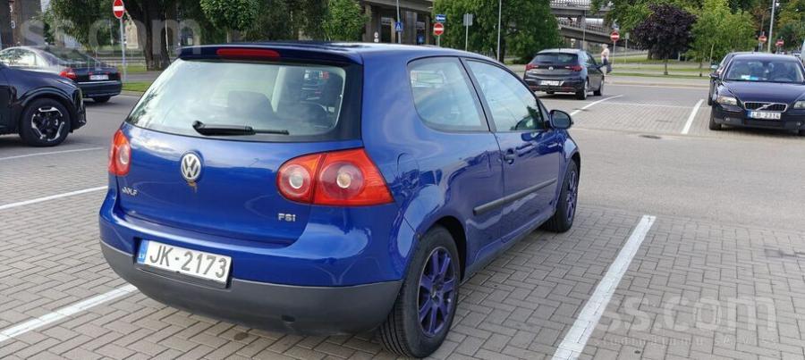Zils Volkswagen Golf 2004 Rīga, ar dzinēja tilpumu 1.40 L un nobraukumu 302 tūkst. km par 1400 €, foto 5 vietnē AUTOMOTO.COM.LV