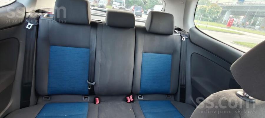 Zils Volkswagen Golf 2004 Rīga, ar dzinēja tilpumu 1.40 L un nobraukumu 302 tūkst. km par 1400 €, foto 8 vietnē AUTOMOTO.COM.LV