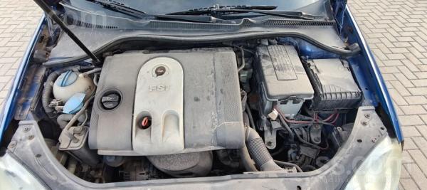 Blue Volkswagen Golf 2004 in Riga, with an engine capacity of 1.40 L and mileage of 302 thousand km for 1400 €, photo 9 on AUTOMOTO.COM.LV