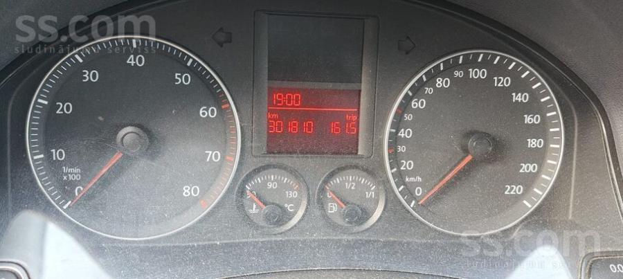 Zils Volkswagen Golf 2004 Rīga, ar dzinēja tilpumu 1.40 L un nobraukumu 302 tūkst. km par 1400 €, foto 11 vietnē AUTOMOTO.COM.LV
