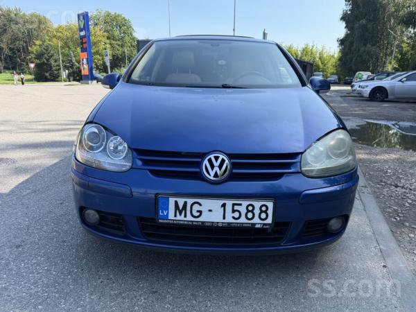 Zils Volkswagen Golf 2004 Rīga, ar dzinēja tilpumu 2.00 L un nobraukumu 285 tūkst. km par 1300 €, foto 3 vietnē AUTOMOTO.COM.LV