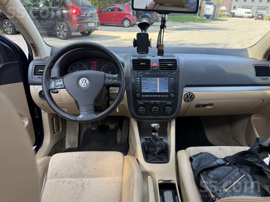 Zils Volkswagen Golf 2004 Rīga, ar dzinēja tilpumu 2.00 L un nobraukumu 285 tūkst. km par 1300 €, foto 5 vietnē AUTOMOTO.COM.LV