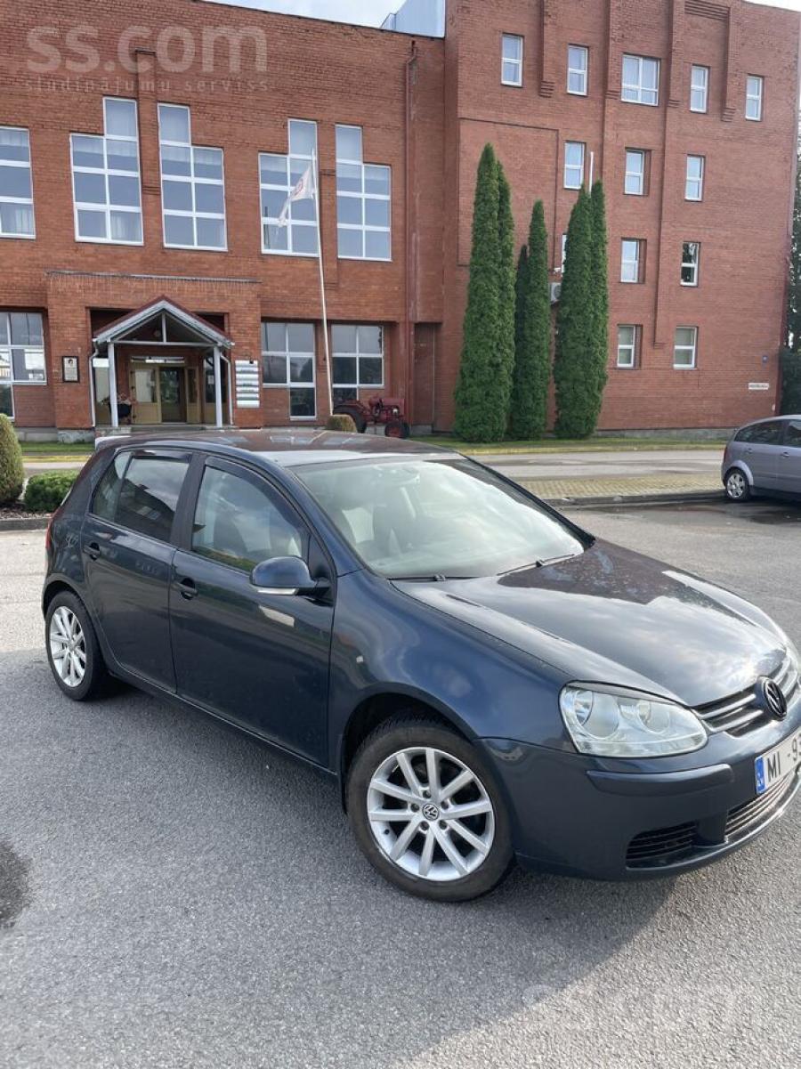 Blue Volkswagen Golf 2004 in Cesis, with an engine capacity of 1.90 L and mileage of 274 thousand km for 2350 €, photo 1 on AUTOMOTO.COM.LV