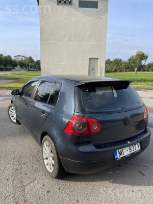 Blue Volkswagen Golf 2004 in Cesis, with an engine capacity of 1.90 L and mileage of 274 thousand km for 2350 €, photo 4 on AUTOMOTO.COM.LV