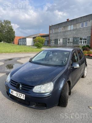 Blue Volkswagen Golf 2004 in Cesis, with an engine capacity of 1.90 L and mileage of 274 thousand km for 2350 €, photo 5 on AUTOMOTO.COM.LV