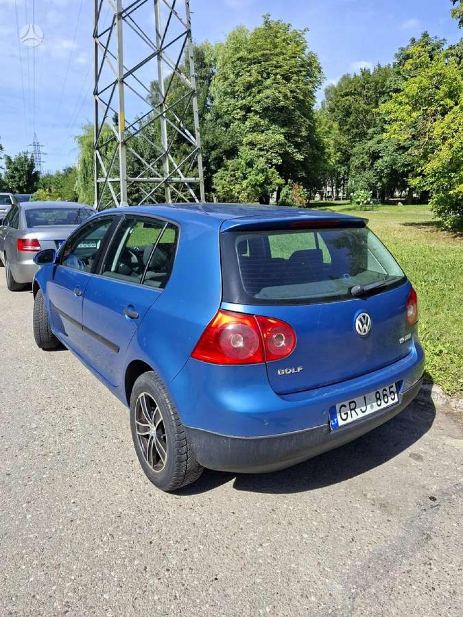 Zils Volkswagen Golf 2004 Klaipėda, ar dzinēja tilpumu 1.90 L un nobraukumu 556 tūkst. km par 850 €, foto 4 vietnē AUTOMOTO.COM.LV