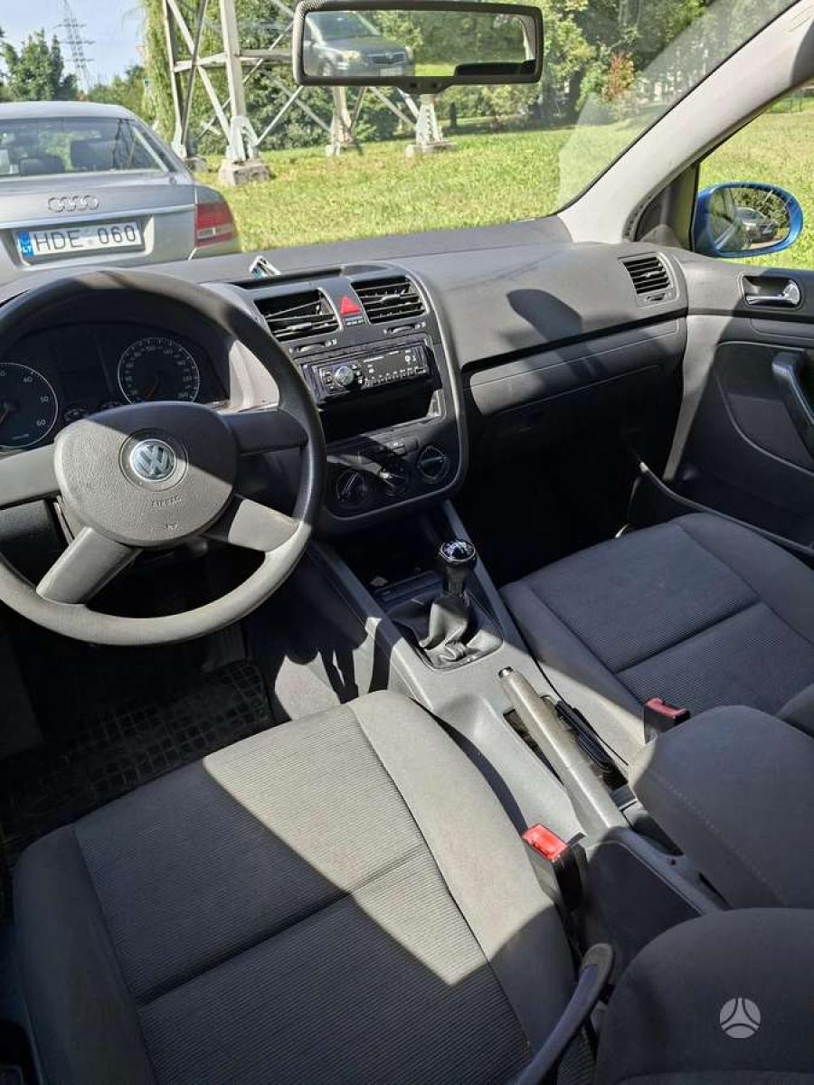 Zils Volkswagen Golf 2004 Klaipėda, ar dzinēja tilpumu 1.90 L un nobraukumu 556 tūkst. km par 850 €, foto 6 vietnē AUTOMOTO.COM.LV