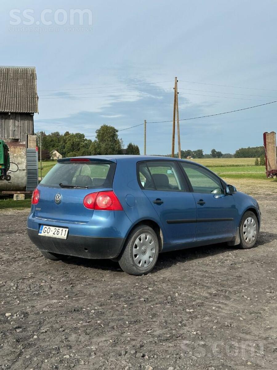 Zils Volkswagen Golf 2004 Bauska, ar dzinēja tilpumu 1.40 L un nobraukumu 244 tūkst. km par 1100 €, foto 3 vietnē AUTOMOTO.COM.LV