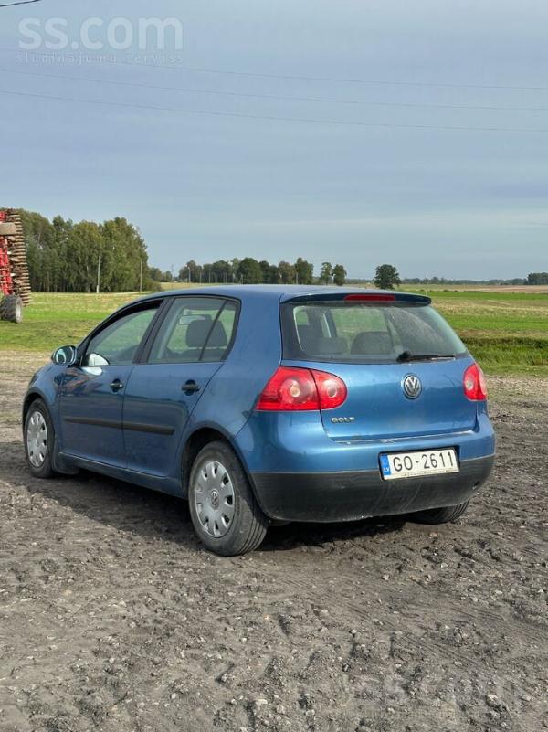 Zils Volkswagen Golf 2004 Bauska, ar dzinēja tilpumu 1.40 L un nobraukumu 244 tūkst. km par 1100 €, foto 4 vietnē AUTOMOTO.COM.LV