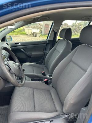 Zils Volkswagen Golf 2004 Bauska, ar dzinēja tilpumu 1.40 L un nobraukumu 244 tūkst. km par 1100 €, foto 5 vietnē AUTOMOTO.COM.LV