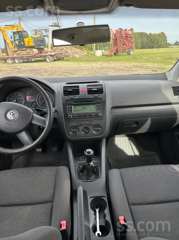 Zils Volkswagen Golf 2004 Bauska, ar dzinēja tilpumu 1.40 L un nobraukumu 244 tūkst. km par 1100 €, foto 8 vietnē AUTOMOTO.COM.LV