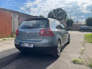 Zils Volkswagen Golf 2004 Ludza, ar dzinēja tilpumu 1.90 L un nobraukumu 427 tūkst. km par 1700 €, foto 3 vietnē AUTOMOTO.COM.LV