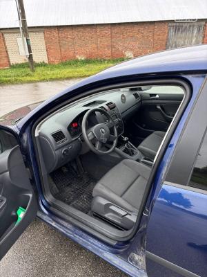 Blue Volkswagen Golf 2004 in Kaunas, with an engine capacity of 1.90 L and mileage of 488 thousand km for 1250 €, photo 5 on AUTOMOTO.COM.LV