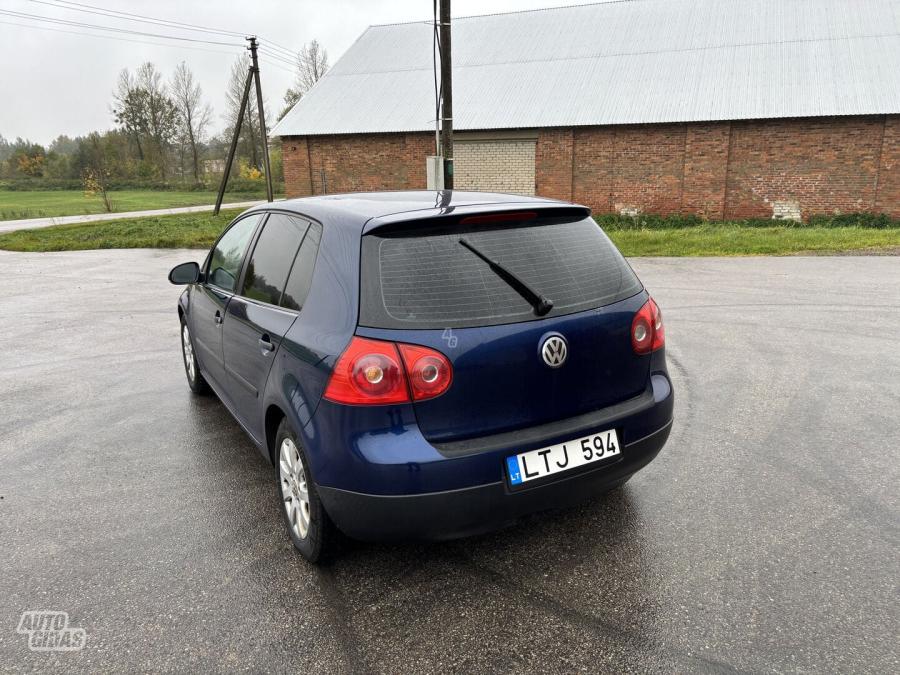 Blue Volkswagen Golf 2004 in Kaunas, with an engine capacity of 1.90 L and mileage of 488 thousand km for 1250 €, photo 6 on AUTOMOTO.COM.LV