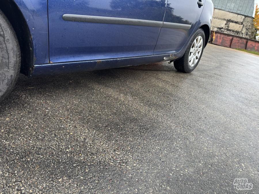 Blue Volkswagen Golf 2004 in Kaunas, with an engine capacity of 1.90 L and mileage of 488 thousand km for 1250 €, photo 11 on AUTOMOTO.COM.LV