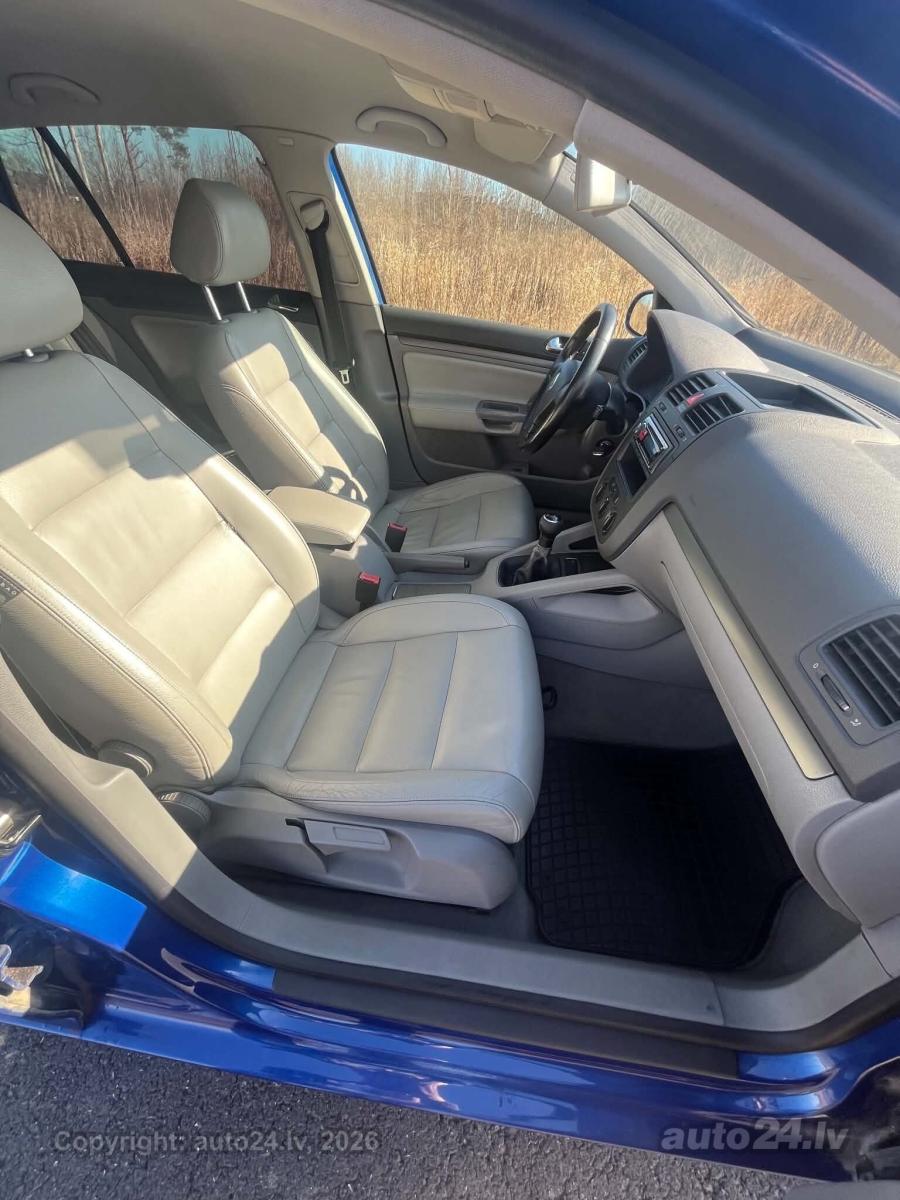 Blue Volkswagen Golf 2004 in Tartu, with an engine capacity of 2.00 L and mileage of 297 thousand km for 2500 €, photo 3 on AUTOMOTO.COM.LV