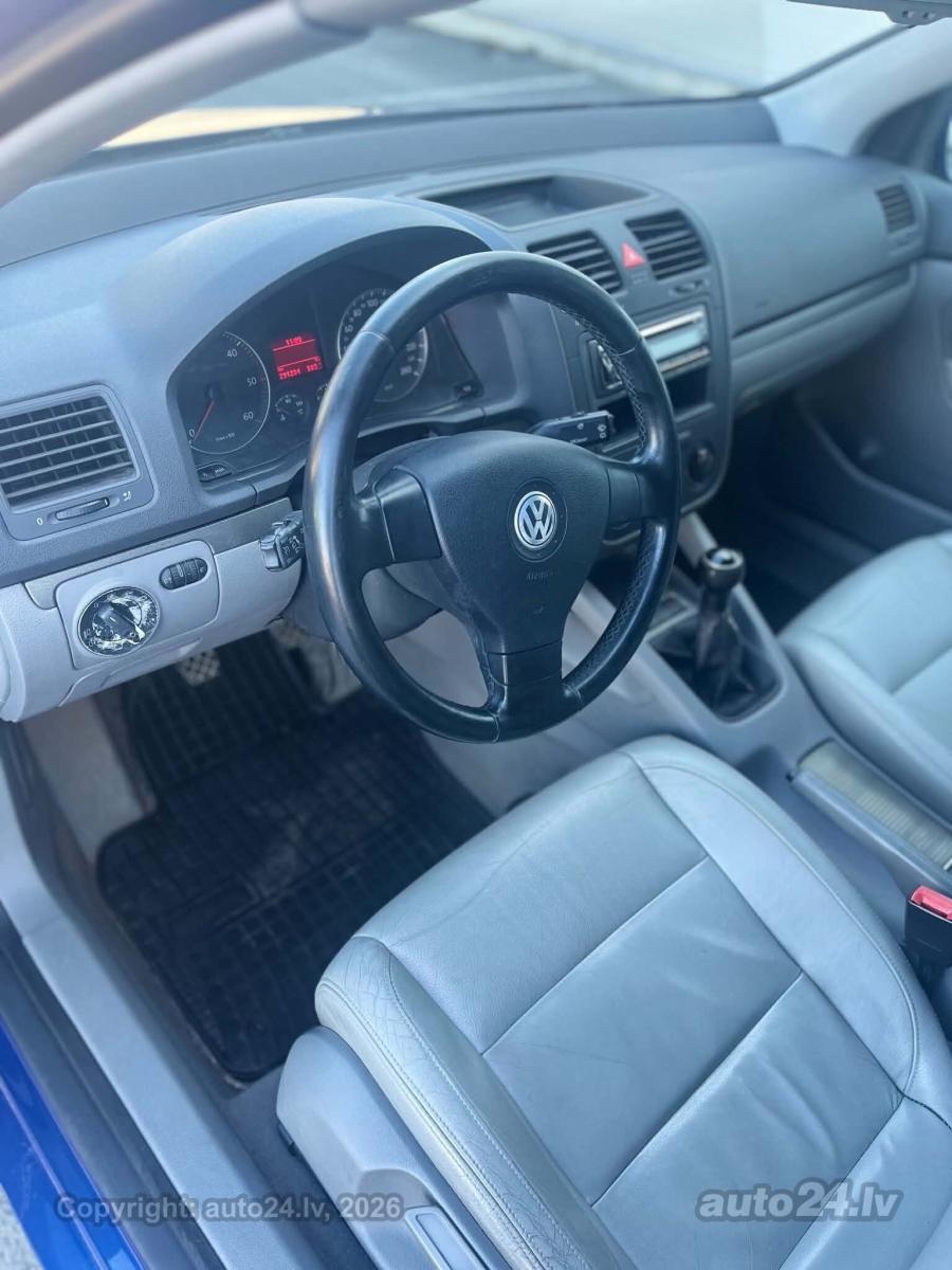 Blue Volkswagen Golf 2004 in Tartu, with an engine capacity of 2.00 L and mileage of 297 thousand km for 2500 €, photo 4 on AUTOMOTO.COM.LV