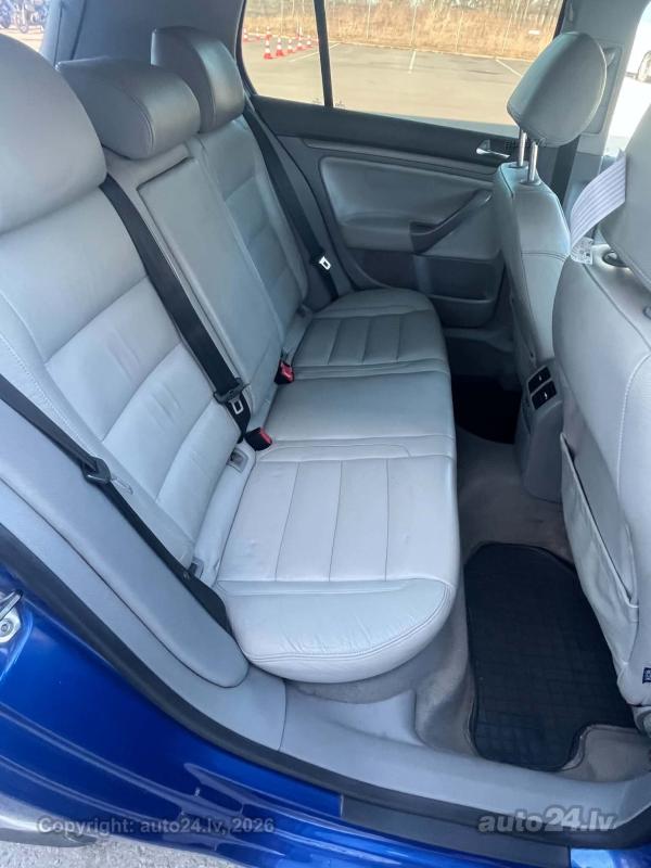 Blue Volkswagen Golf 2004 in Tartu, with an engine capacity of 2.00 L and mileage of 297 thousand km for 2500 €, photo 5 on AUTOMOTO.COM.LV