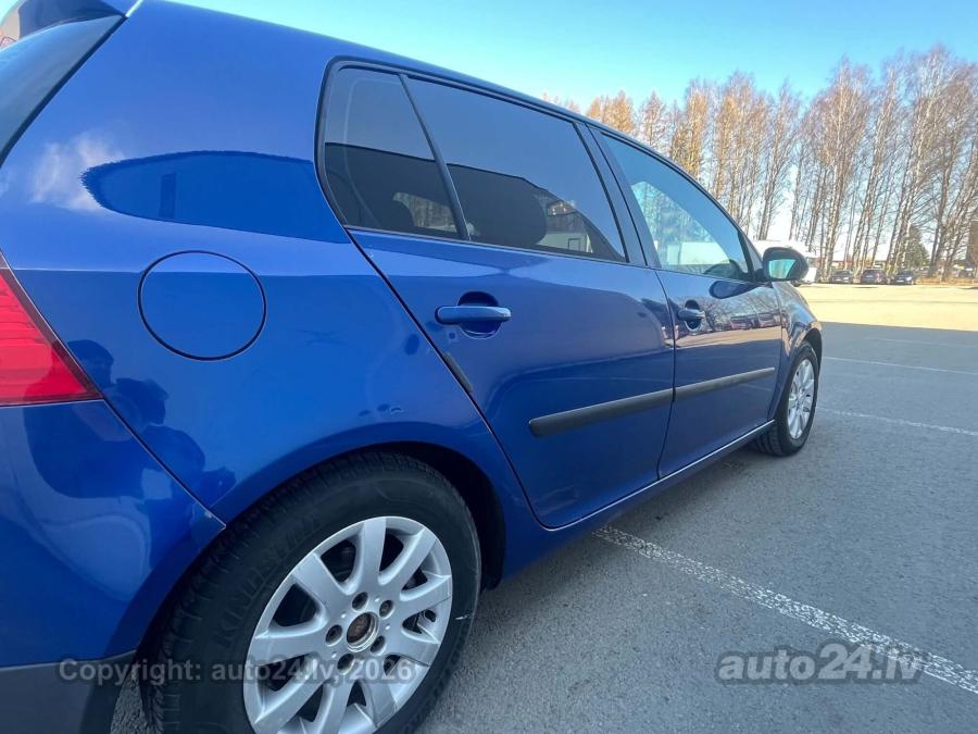 Blue Volkswagen Golf 2004 in Tartu, with an engine capacity of 2.00 L and mileage of 297 thousand km for 2500 €, photo 6 on AUTOMOTO.COM.LV