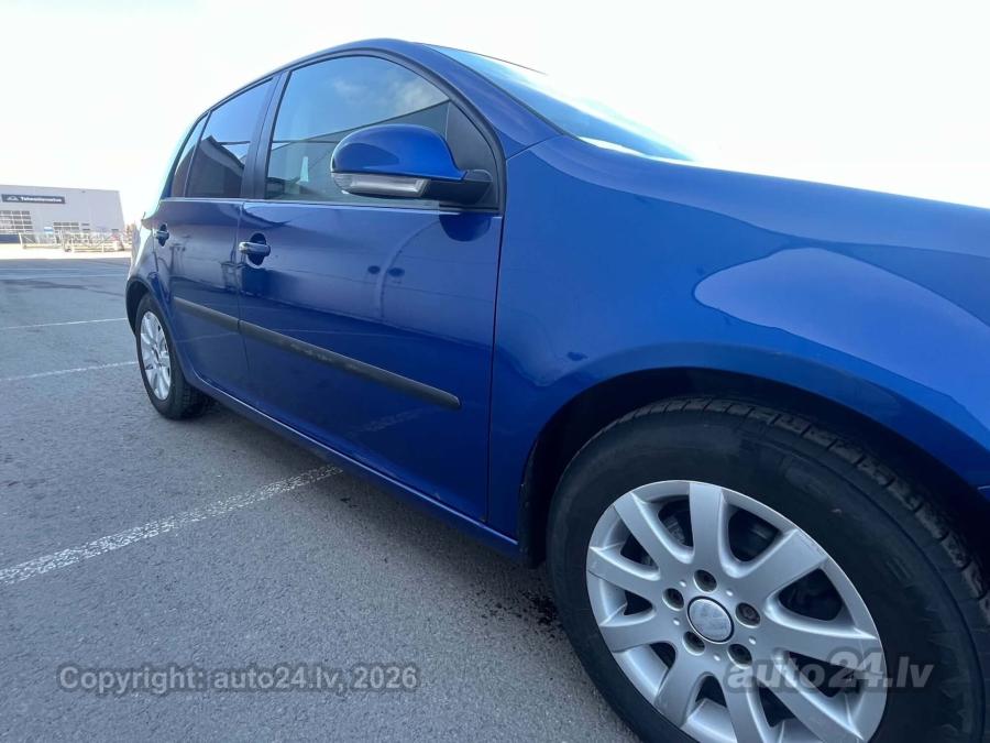 Blue Volkswagen Golf 2004 in Tartu, with an engine capacity of 2.00 L and mileage of 297 thousand km for 2500 €, photo 9 on AUTOMOTO.COM.LV