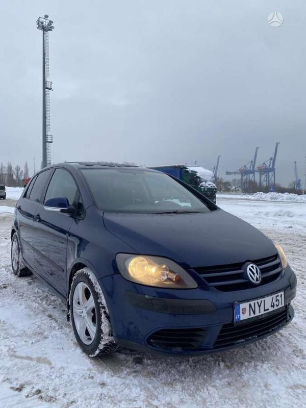 Blue Volkswagen Golf 2005 in Klaipeda, with an engine capacity of 1.40 L and mileage of 266 thousand km for 1650 €, photo 1 on AUTOMOTO.COM.LV
