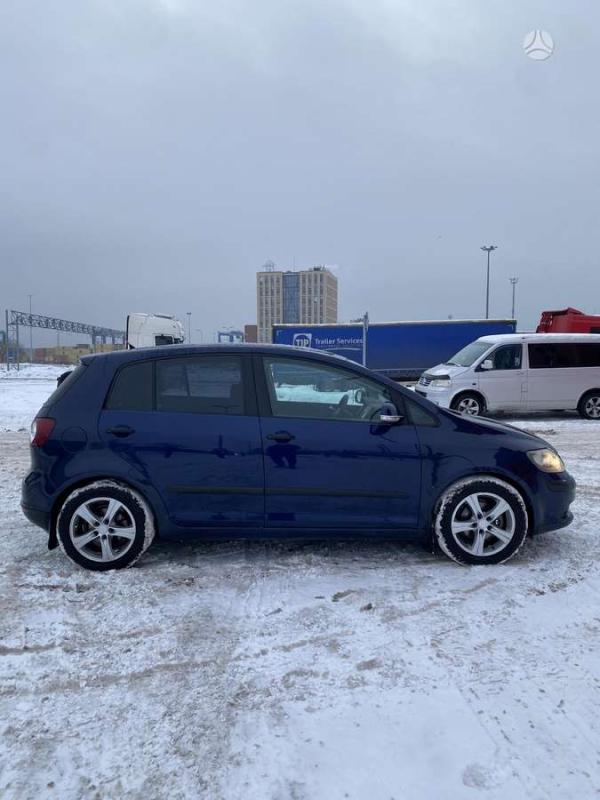 Blue Volkswagen Golf 2005 in Klaipeda, with an engine capacity of 1.40 L and mileage of 266 thousand km for 1650 €, photo 2 on AUTOMOTO.COM.LV