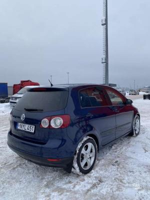 Zils Volkswagen Golf 2005 Klaipėda, ar dzinēja tilpumu 1.40 L un nobraukumu 266 tūkst. km par 1650 €, foto 3 vietnē AUTOMOTO.COM.LV