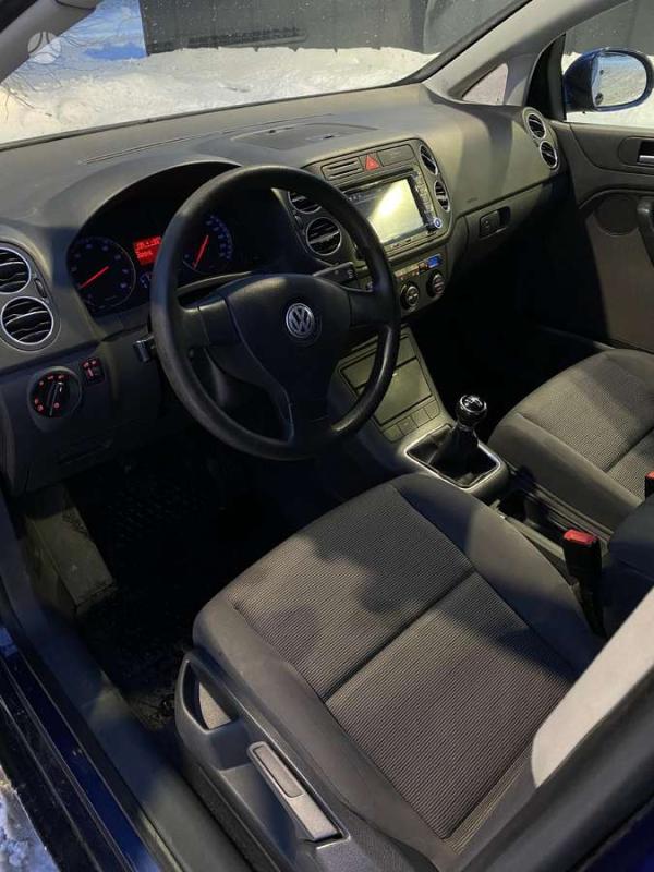 Blue Volkswagen Golf 2005 in Klaipeda, with an engine capacity of 1.40 L and mileage of 266 thousand km for 1650 €, photo 9 on AUTOMOTO.COM.LV