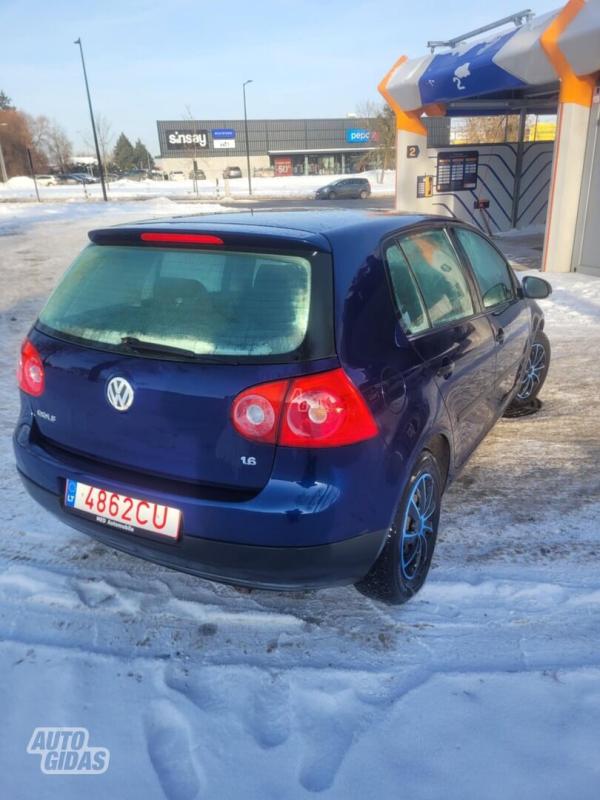Zils Volkswagen Golf 2005 Alīta, ar dzinēja tilpumu 1.60 L un nobraukumu 221 tūkst. km par 1100 €, foto 6 vietnē AUTOMOTO.COM.LV