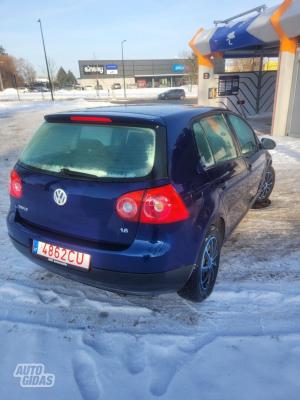 Blue Volkswagen Golf 2005 in Alytus, with an engine capacity of 1.60 L and mileage of 221 thousand km for 1100 €, photo 6 on AUTOMOTO.COM.LV