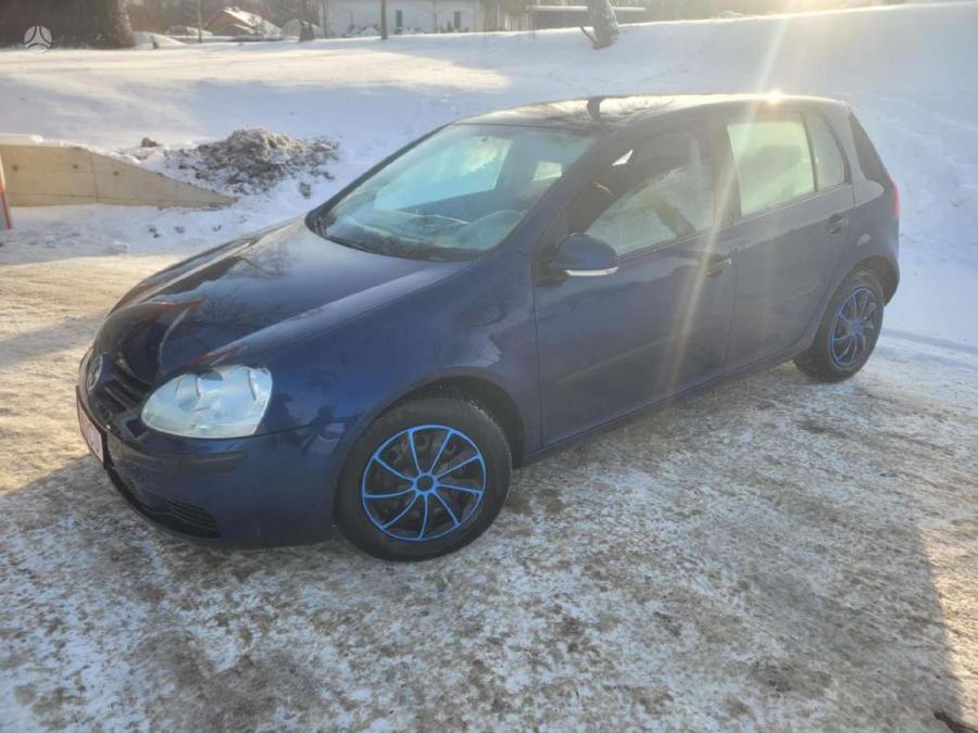 Blue Volkswagen Golf 2005 in Alytus, with an engine capacity of 1.60 L and mileage of 221 thousand km for 900 €, photo 1 on AUTOMOTO.COM.LV